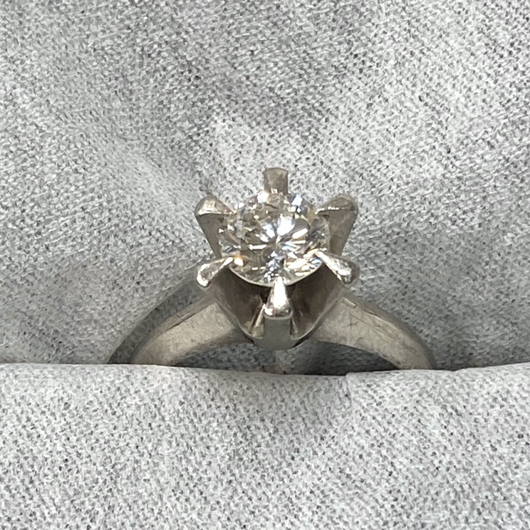 Pt900リング ダイヤ0.92ct – キングラム